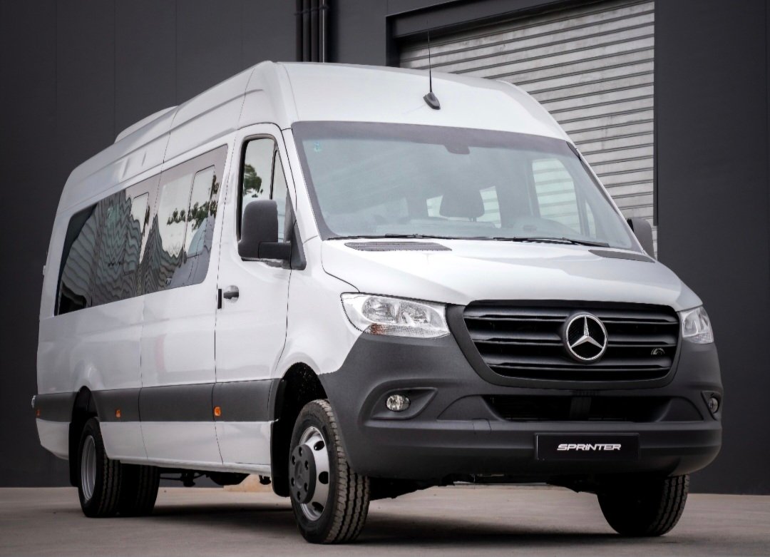 Asume la nueva conducción de Mercedes-Benz y baja los precios de la ...